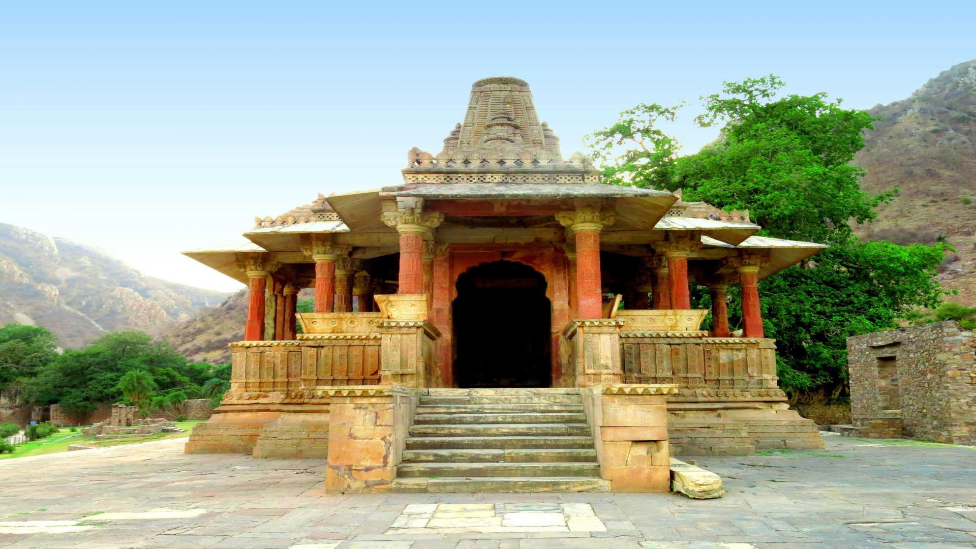 Ananda in the Himalayas - India - Connoisseur's